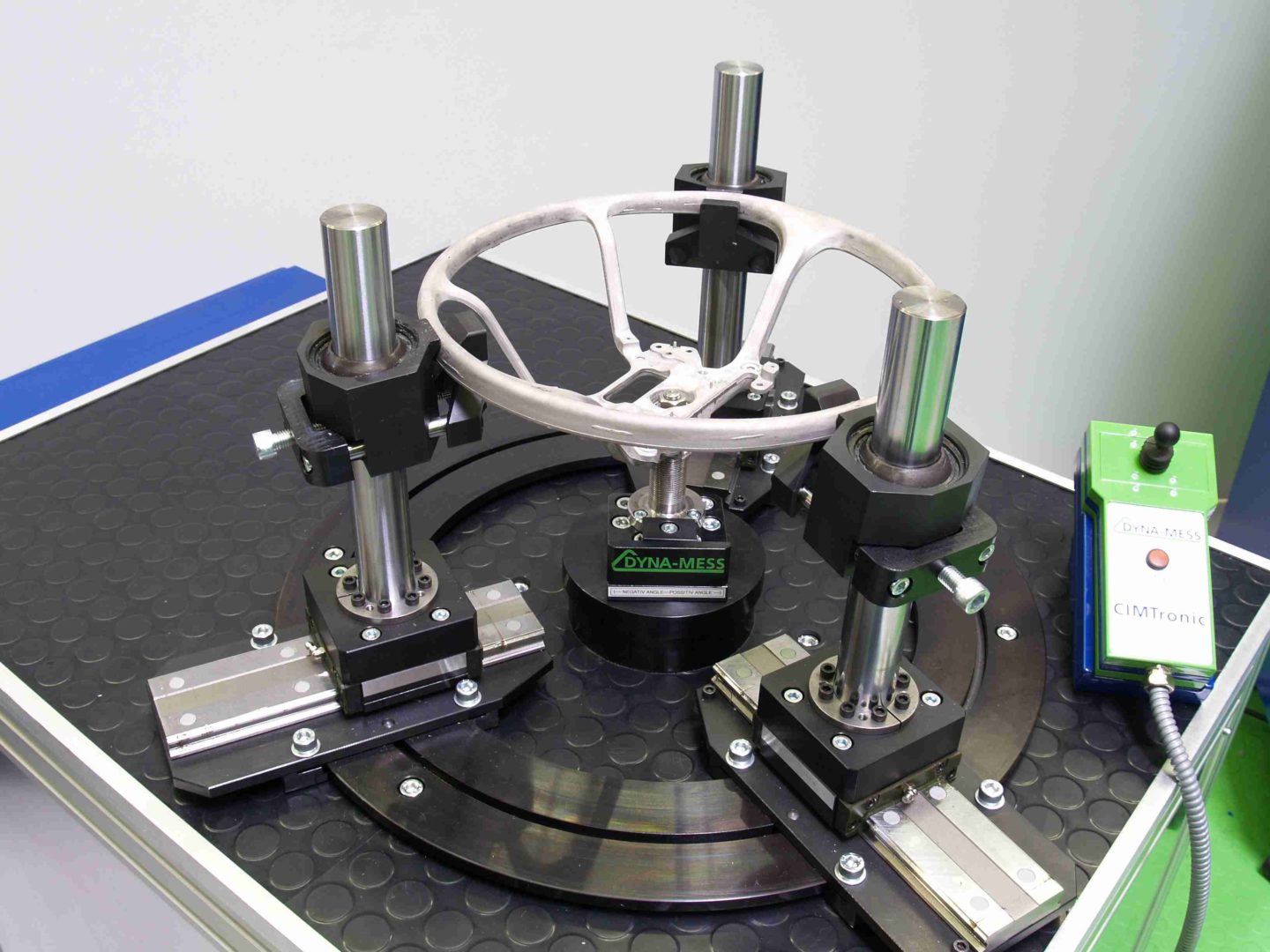 Steering wheel - Testing steering wheels - DYNA-MESS