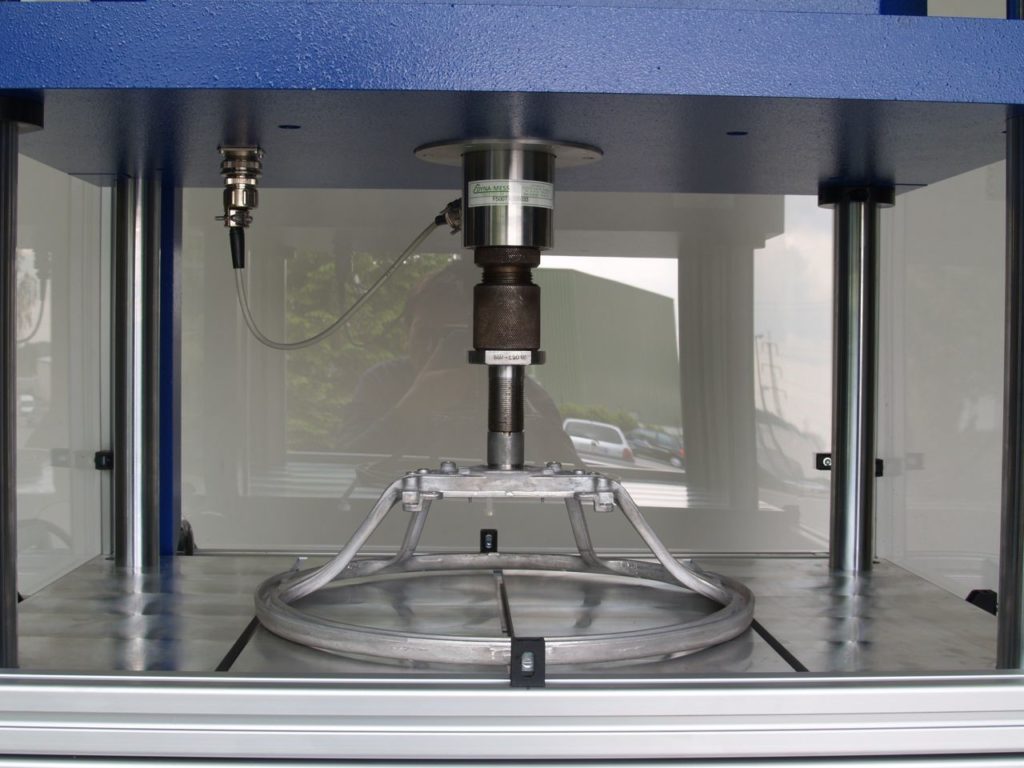 Steering wheel - Testing steering wheels - DYNA-MESS